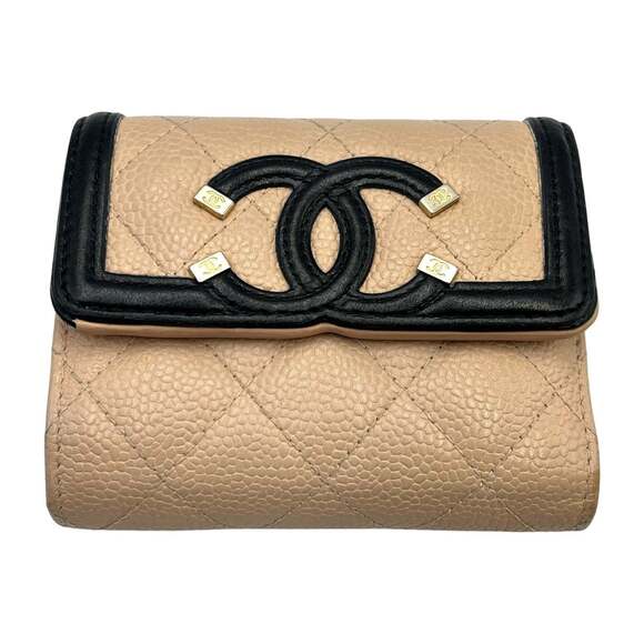 CHANEL | Accessories | Chanel Filigree Compact Wallet A894 Matte Caviar ...